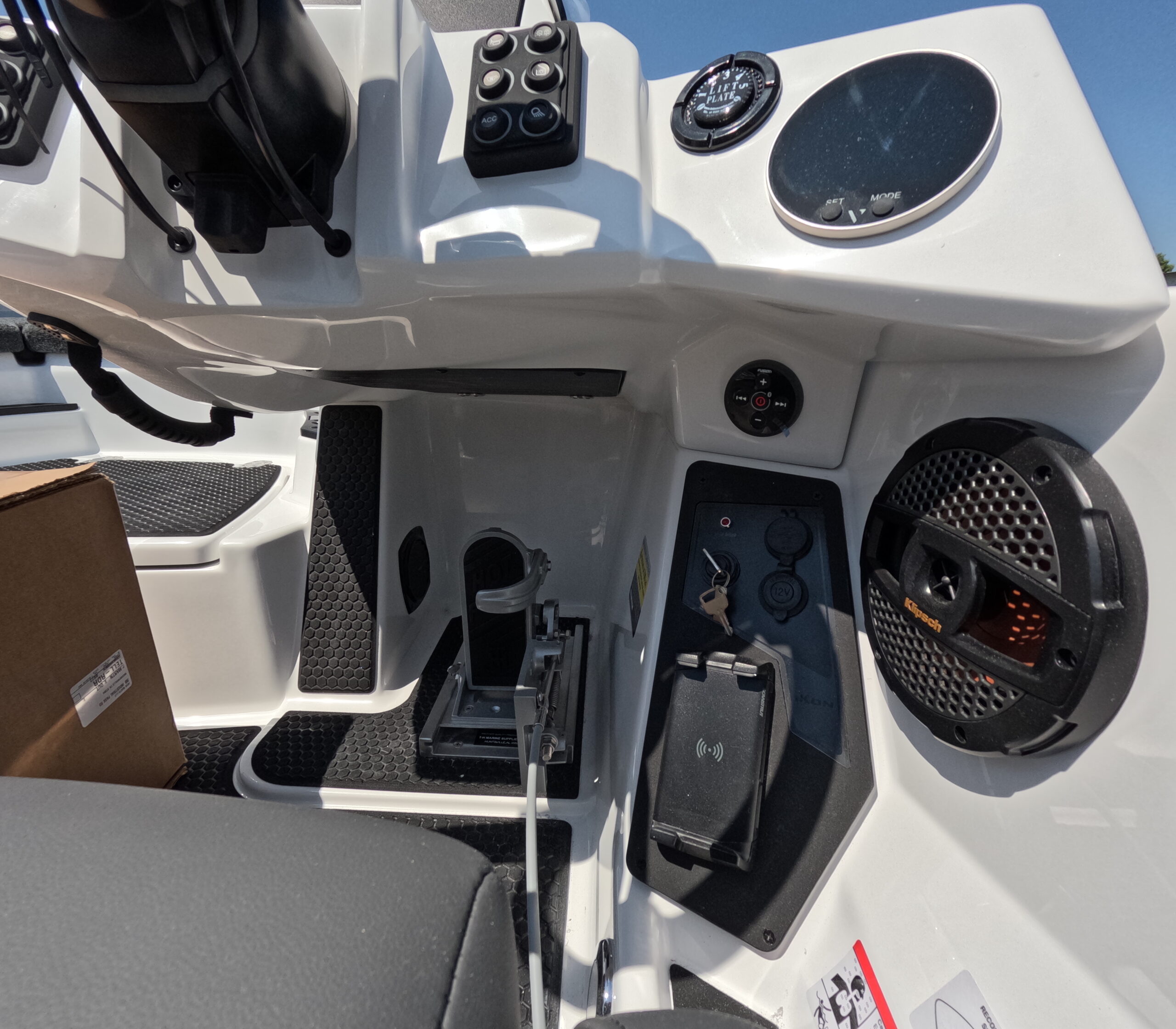 NEW 2025 iKon VLE21 21′ | MERCURY 250 - Sartin Marine